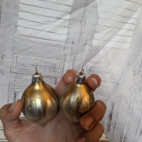 Unbranded | Holiday | Vintage Gold Silver Glitter Teardrop Snowcap ...